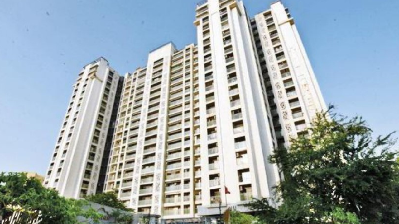 andheri: Open 6th Floor Balcony Sealed With Tape; Girl Who Fell ...