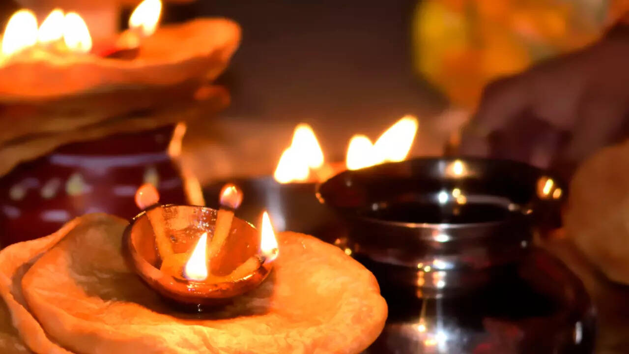 Happy Karwa Chauth 2023 Wishes Messages Quotes Images Facebook