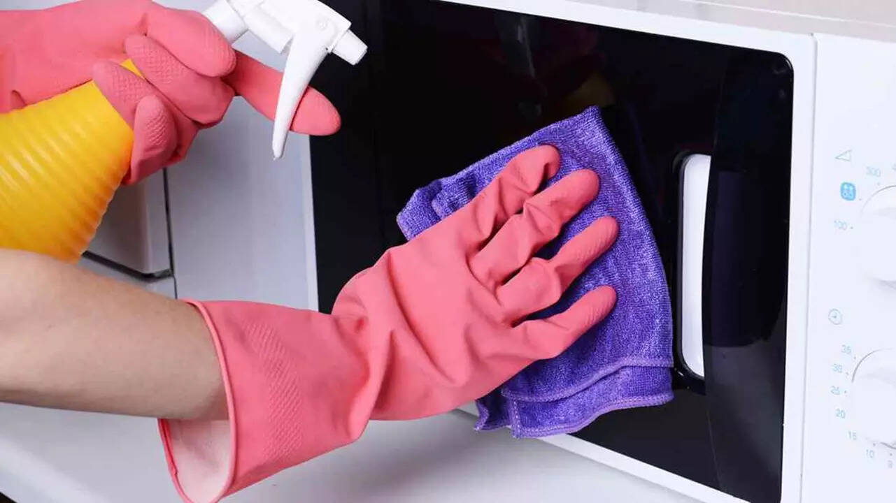 clean microwave: A Comprehensive Guide on How to Clean the Microwave