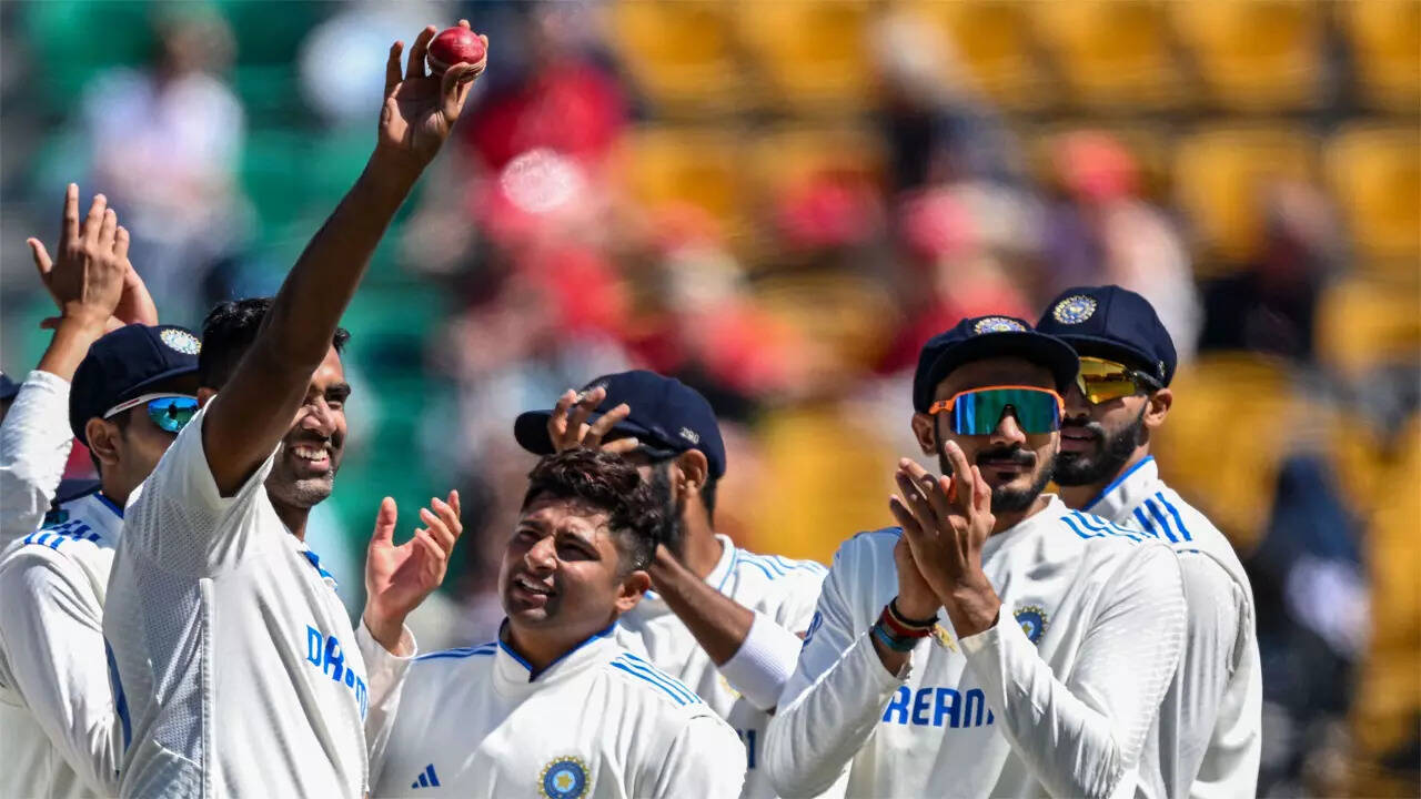 India vs England Live Score, 5th Test Day 3: India demolish England by ...