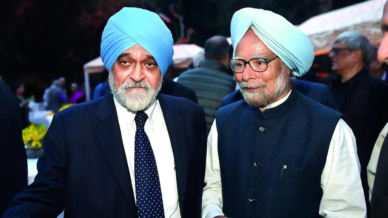 SC took up 10 cases suo motu in 2024, most remain inconclusive ...