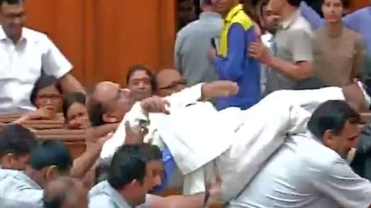 Okhla Phase 3, New Delhi: Map, Property Rates, Projects, Photos ...