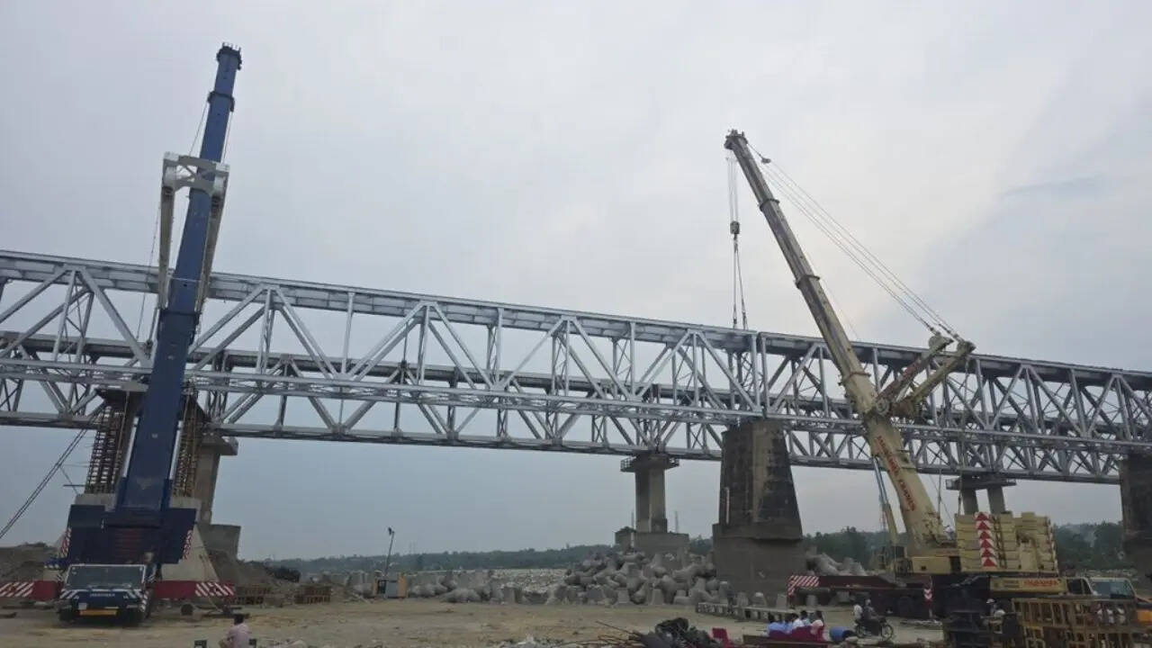 Ravi Bridge reopens: After long months of disruption, Jammu Rail ...