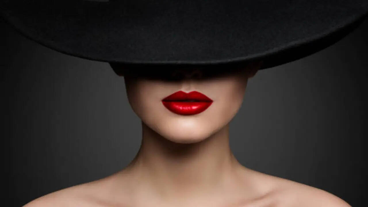 Love red lipstick? Psychology says there's a reason it makes you feel ...