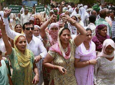 Gurgaon riots after all-night outage | Gurgaon News - Times of India