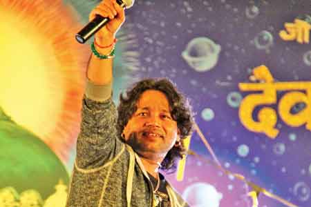 Kailash Kher performs with his band at annual Deva Mela, near Barabanki ...