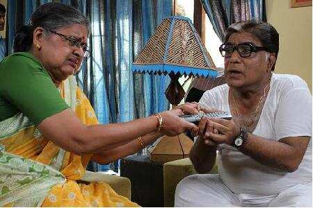 Sulbha Arya: Aanjjan Srivastav is happy with co-star Sulbha Arya ...