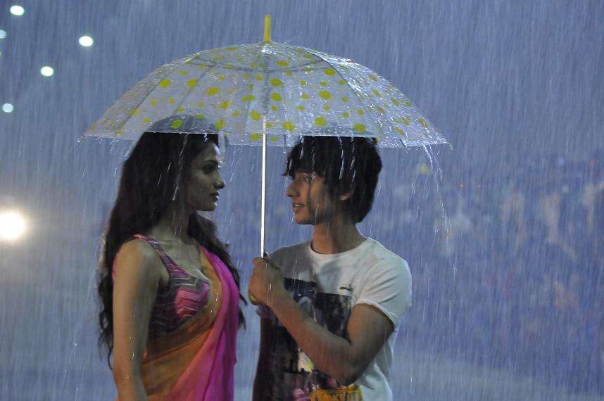 Window Connection Movie Review {2/5}: Critic Review of Window ...