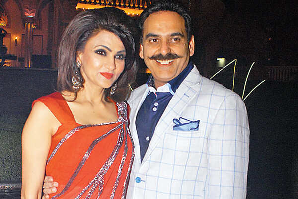 Holistic Wellness Awards and Fashion show by Manoj and Vandy Mehra in ...