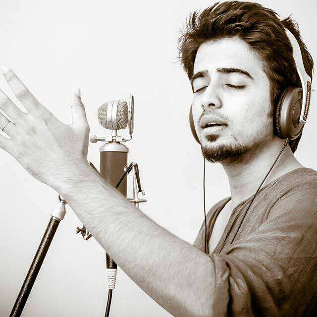 Jithin Raj song: Jithin Raj sings in Tamil with Shreya Ghosal ...