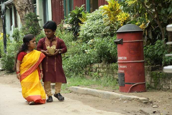 Chotoder Chobi Movie Review {3/5}: Critic Review of Chotoder Chobi by ...