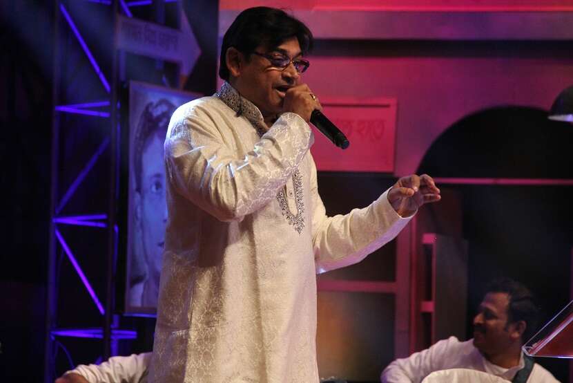 Sraboni Sen: Amit Kumar and Sraboni Sen pay tribute to legends ...