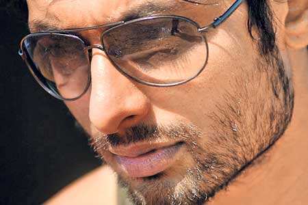 Indraneil gets acting tips! - Times of India
