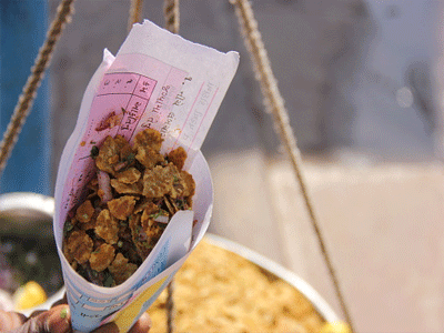 Surat Street Food Recipes: Tomato Bhajiya etc