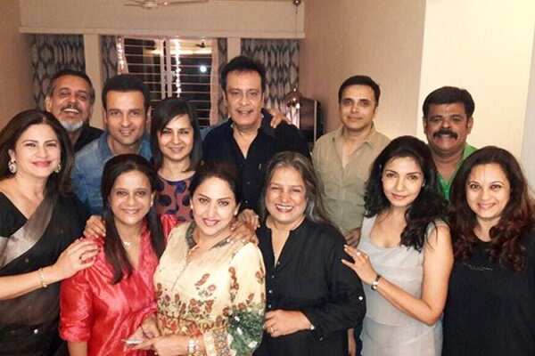 90s popular show 'Swabhimaan' cast reunites - Times of India