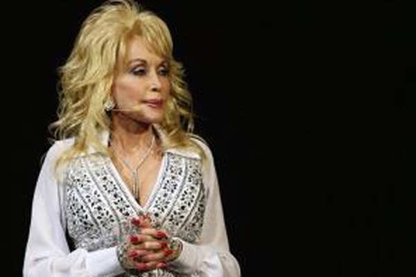 Dolly Parton Wants Broadway Musical On Her Life English Movie News