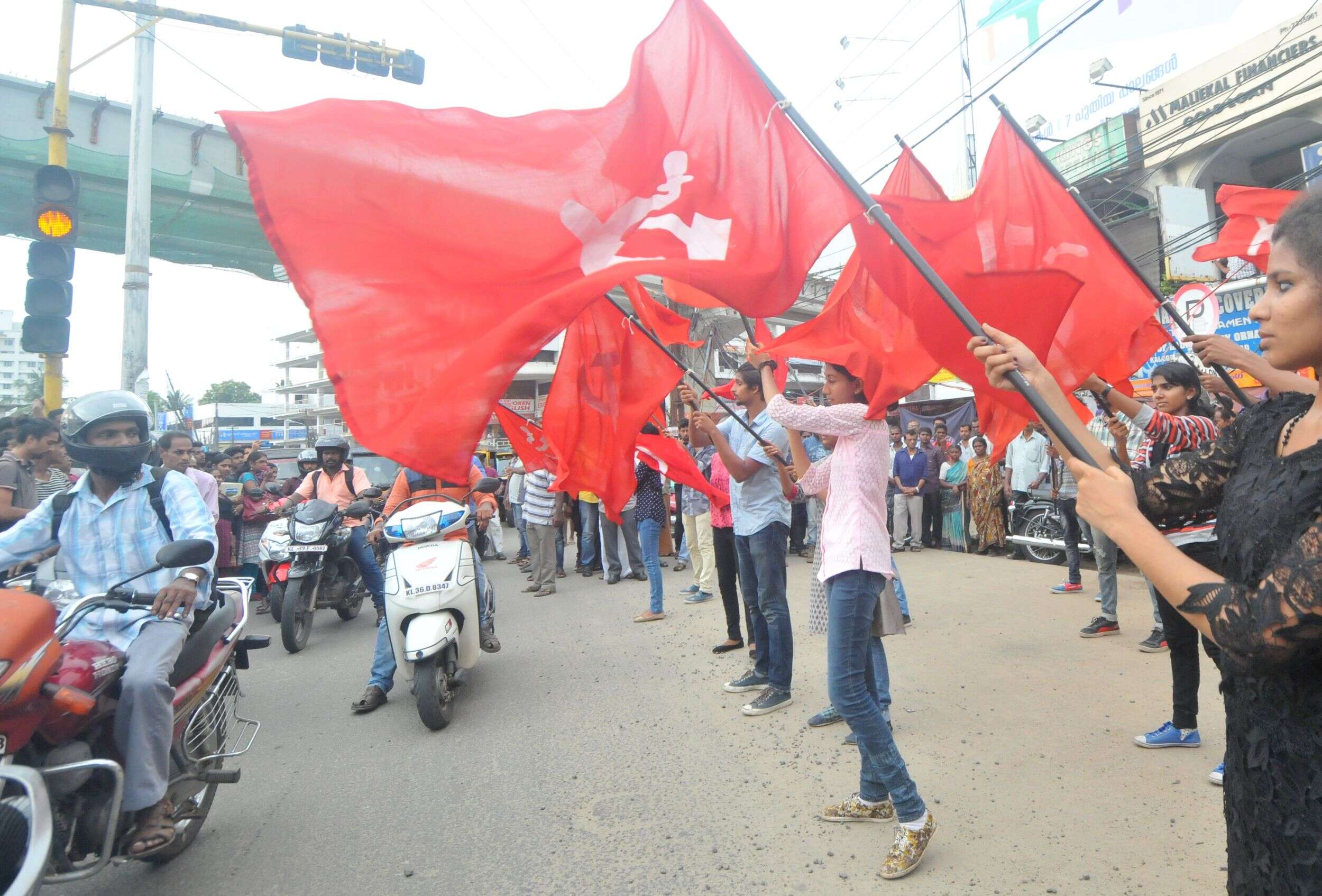 Case against 12 SFI activists | Kozhikode News - Times of India