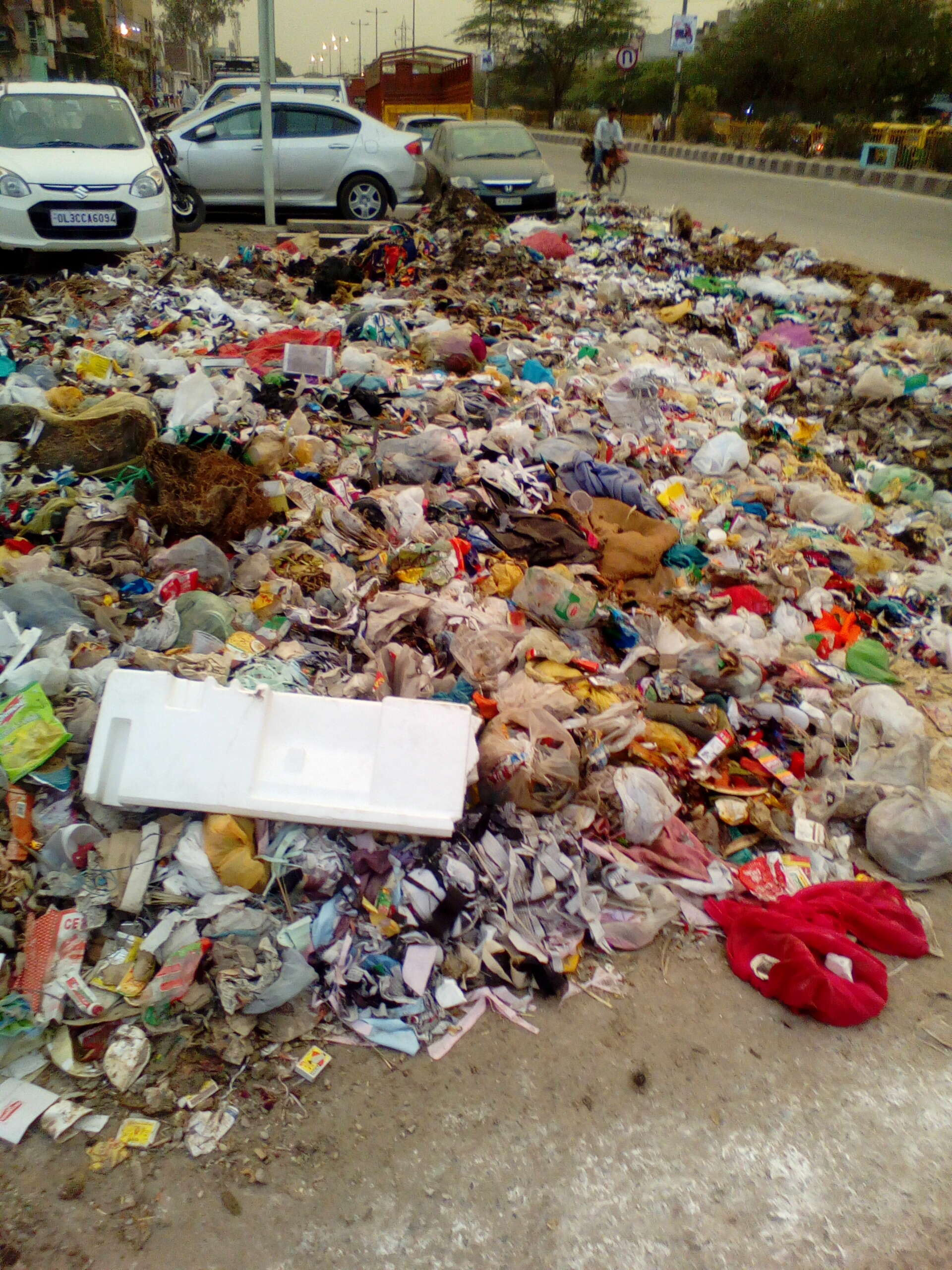Garbage on the road - Times of India