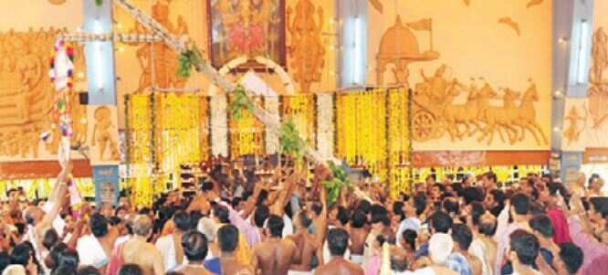festivities and rituals: Flags hoisted at temples for Thrissur Pooram ...