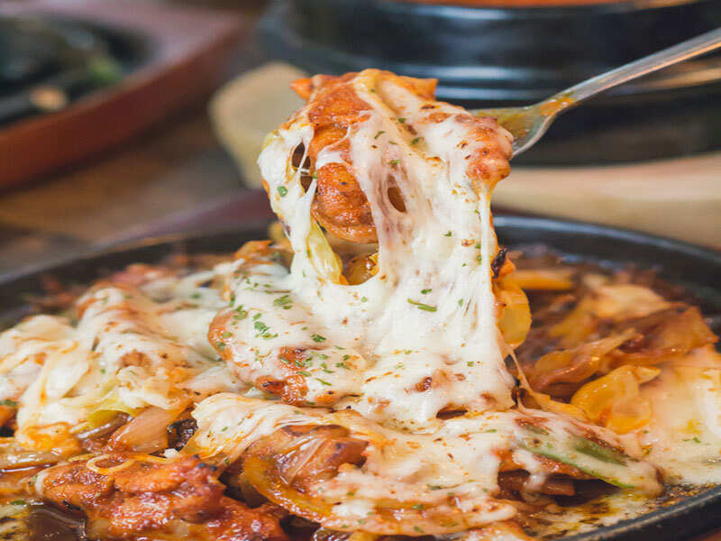 10 heavenly snacks that all cheese lovers must have