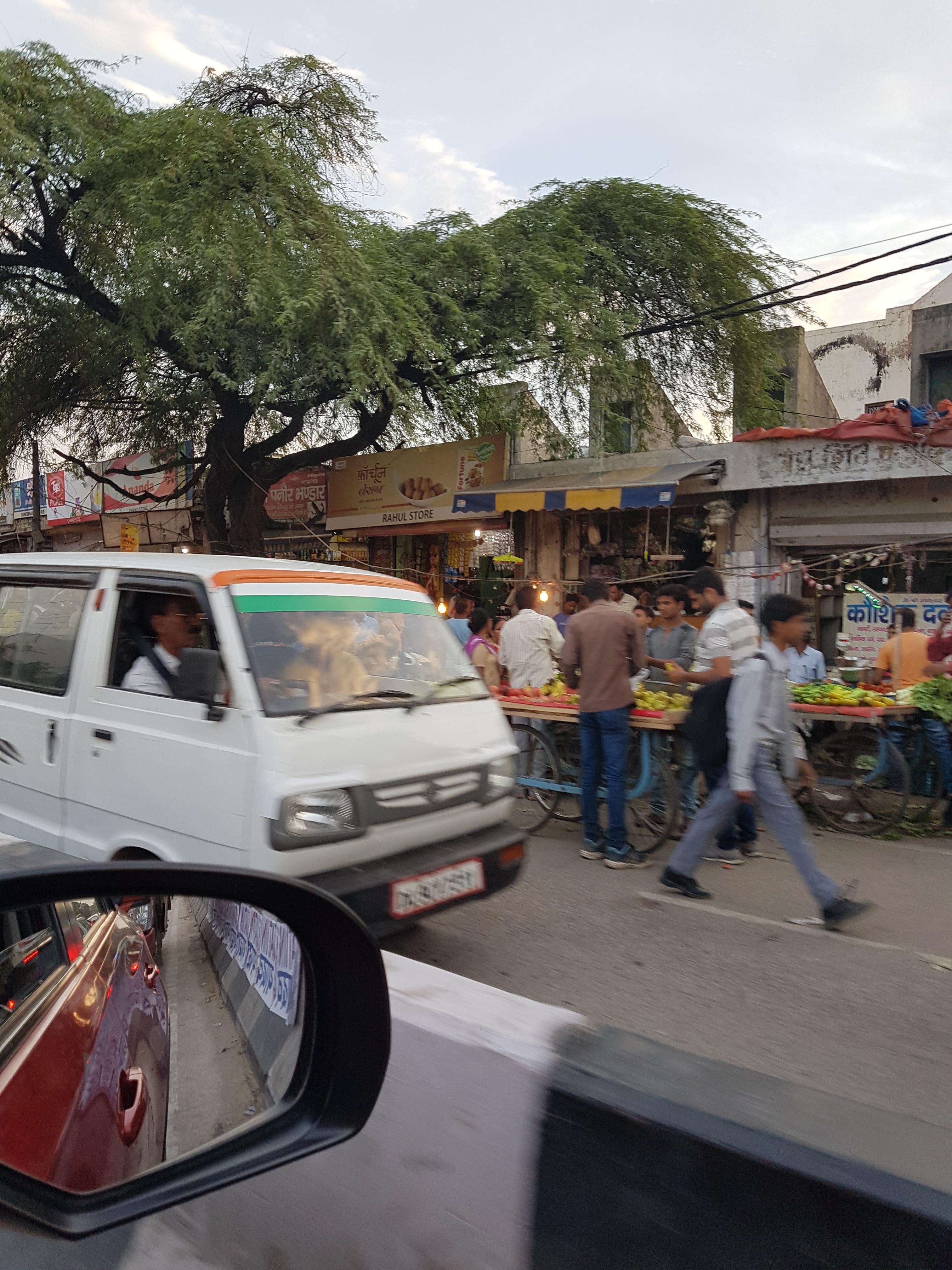 Encroachment of road by street vendors - Times of India