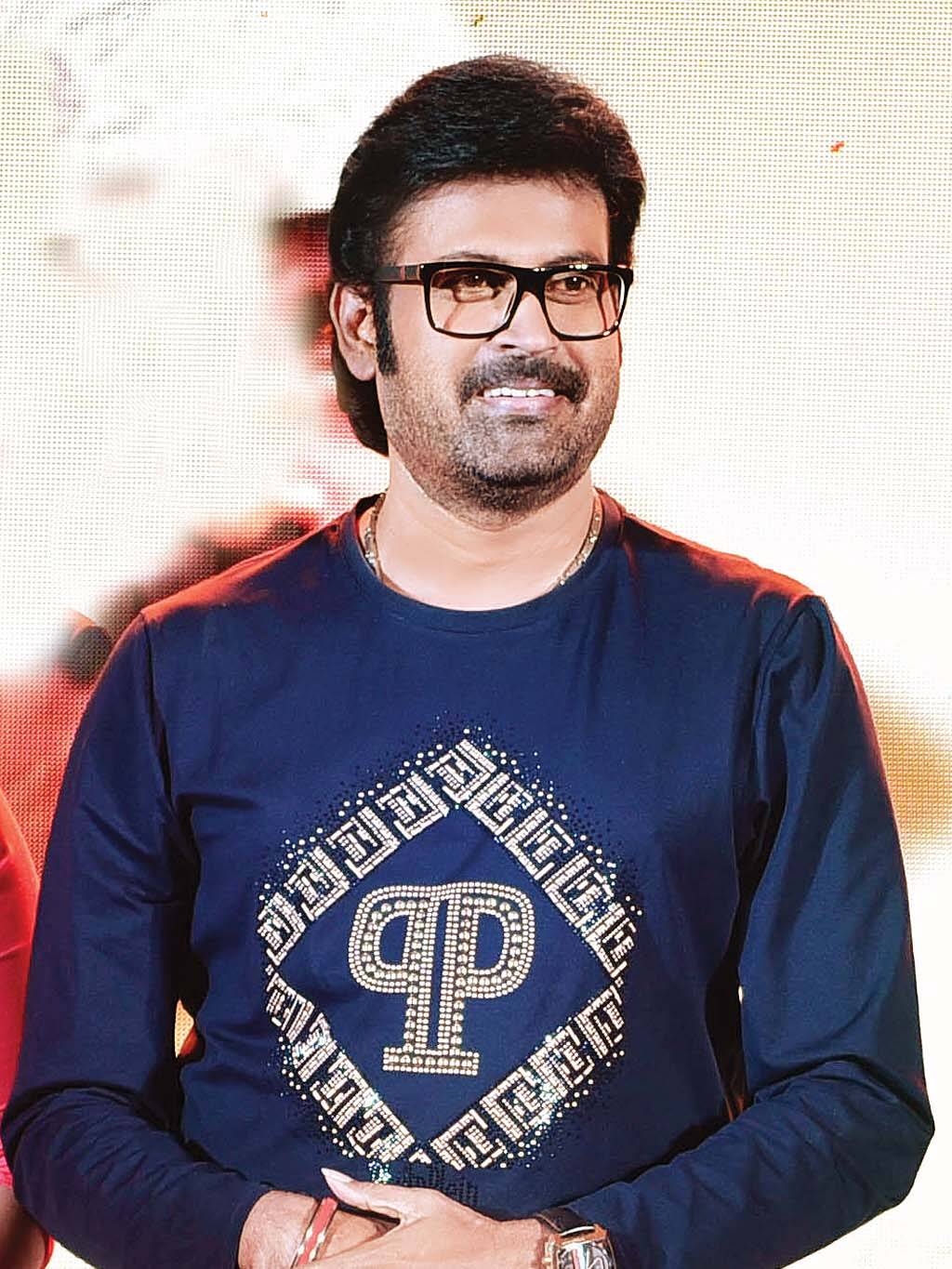 manoj k jayan: Manoj K Jayan in an event filled with music and ...