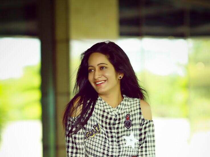 megha mathew: Oru Mexican Aparatha actress Megha Mathew in Asif Ali's ...