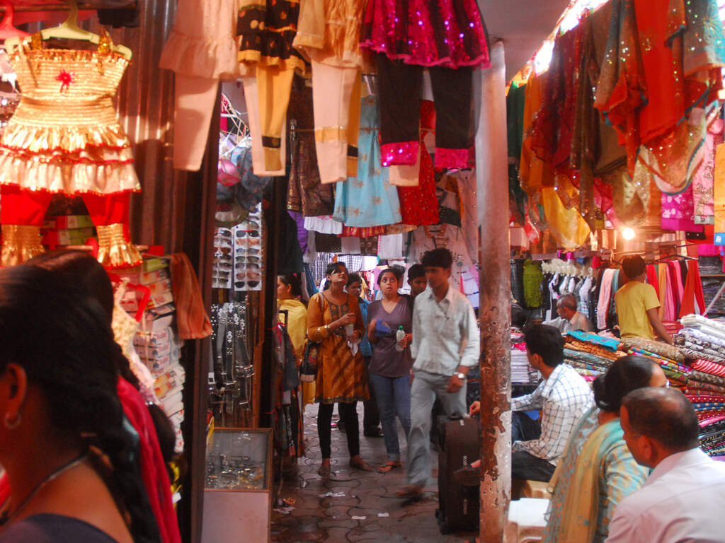 First night bazaars at BKC, Malad and Powai | Mumbai News - Times of India