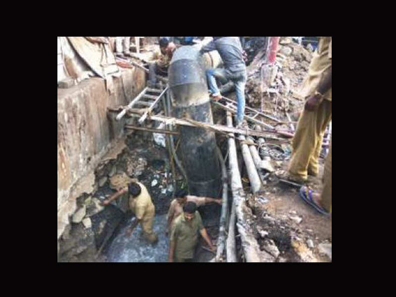 BMC busts water tanker racket: BMC busts water tanker racket, razes ...