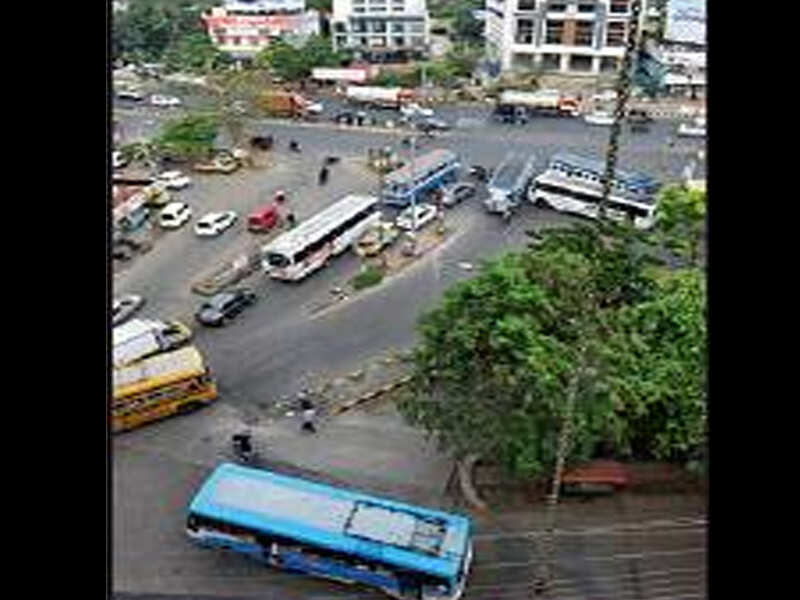 Vyttila Junction: Steps taken to lessen traffic chaos at Vyttila ...