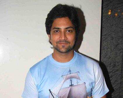 Shashank Shende: Aniket Vishwasrao finds a new way to promote Maska ...