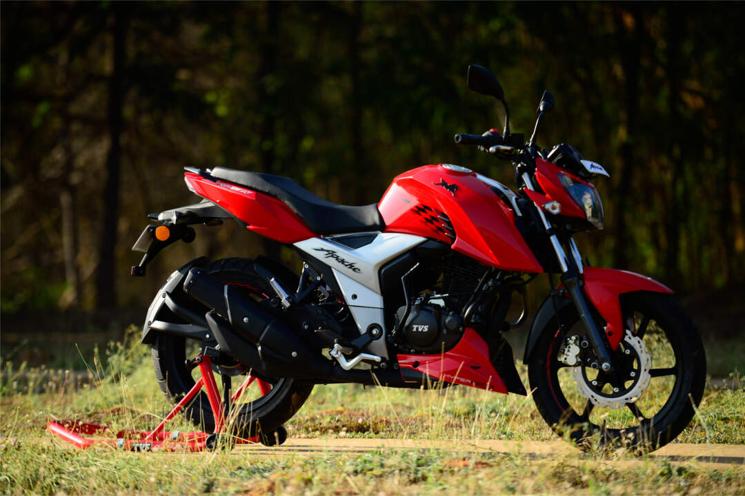 Apache Rtr 160 Red