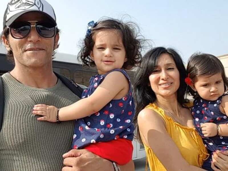 Karanvir Bohra With His Wife