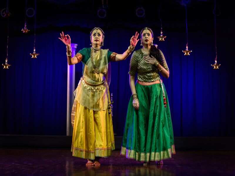 Padmini Ravi: Giving a new expression to ancient erotic poetry ...