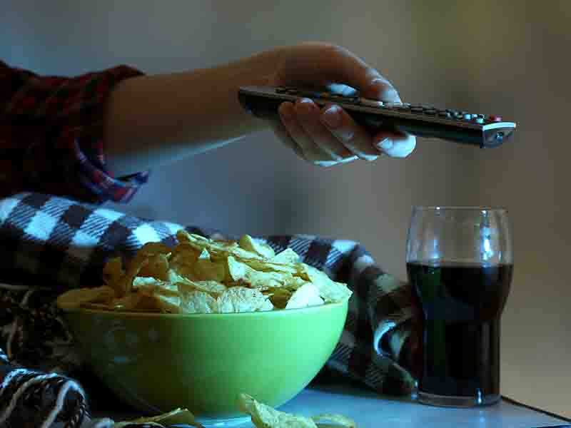 Why you should not watch television while eating