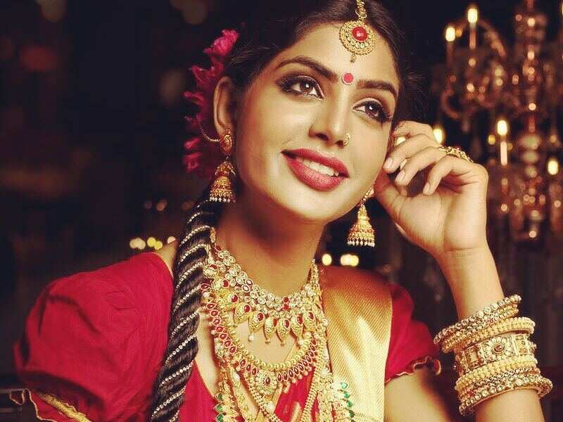 navami gayak: Gouri fame Navami Gayak talks about being the tallest TV ...