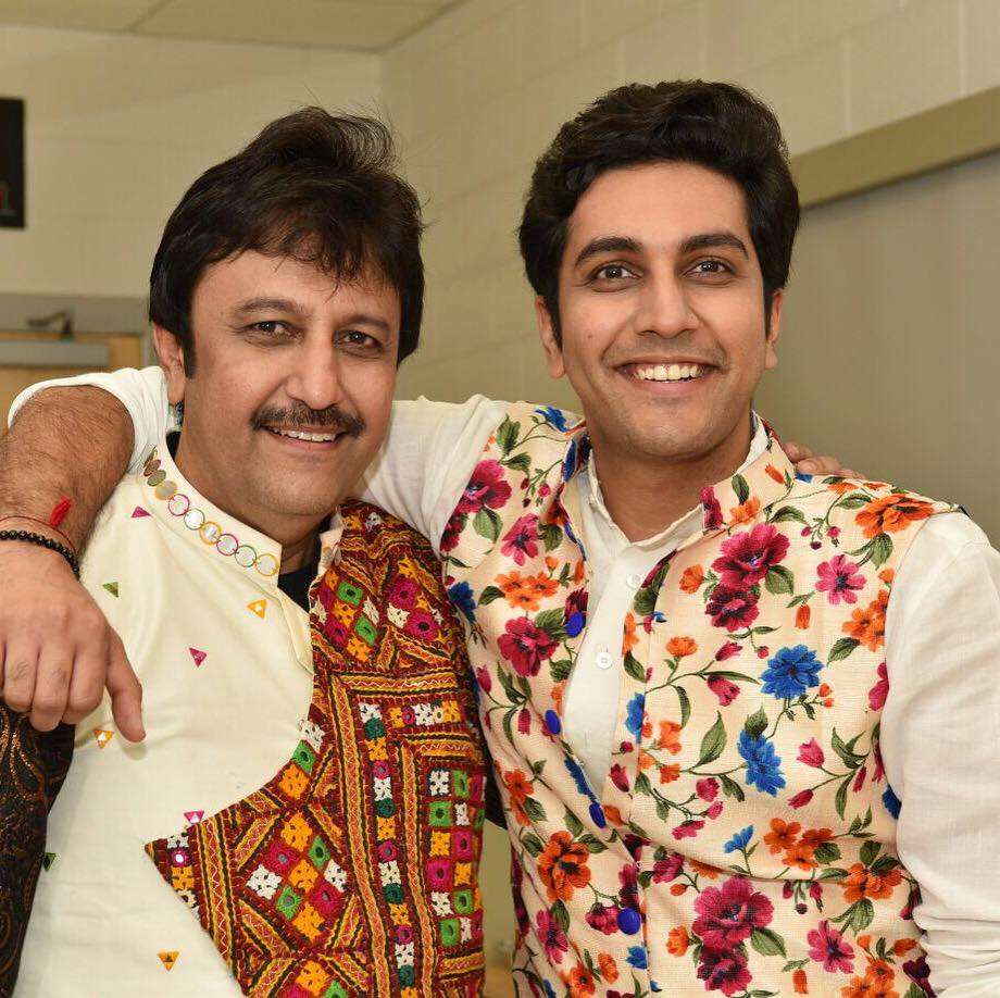 Sanjay Oza: Parth Oza and Sanjay Oza recreate 'Jai Jai Garvi Gujarat ...