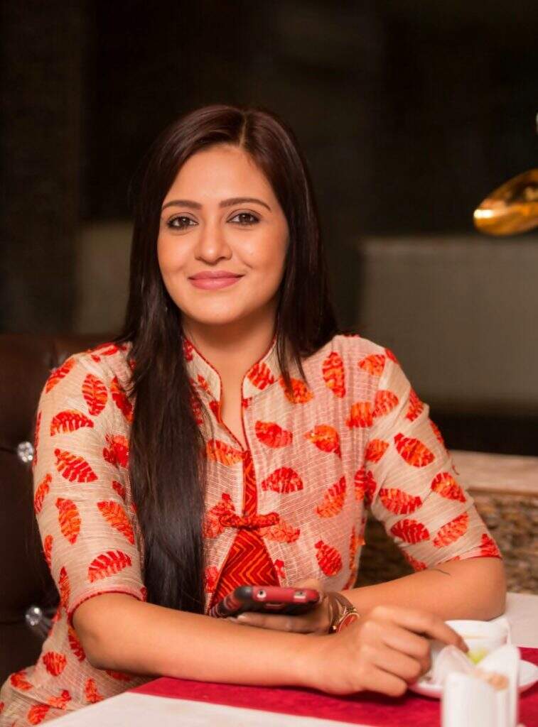 Priyanka Sarkar: Priyanka Sarkar gets the Best Actress award at a film ...