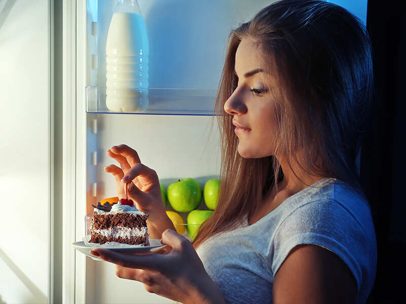 Here's why you should not eat after 7 pm