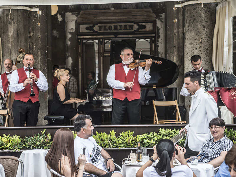 How music influences your choice of restaurant and the food you eat
