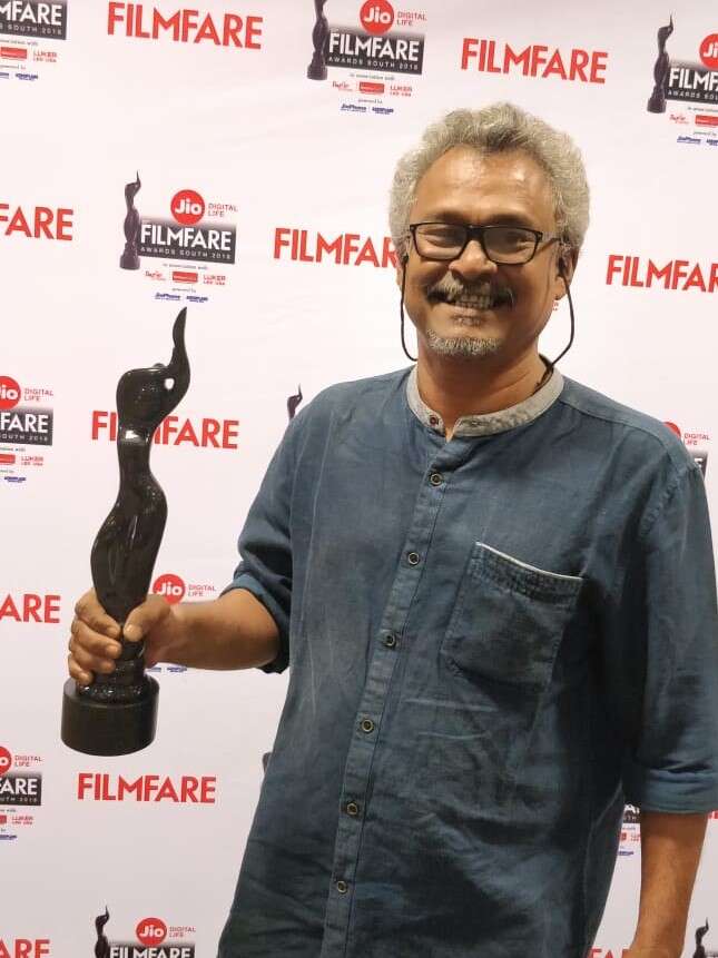 Anwar Ali wins the best lyricist award at the 65th Jio Filmfare Awards ...