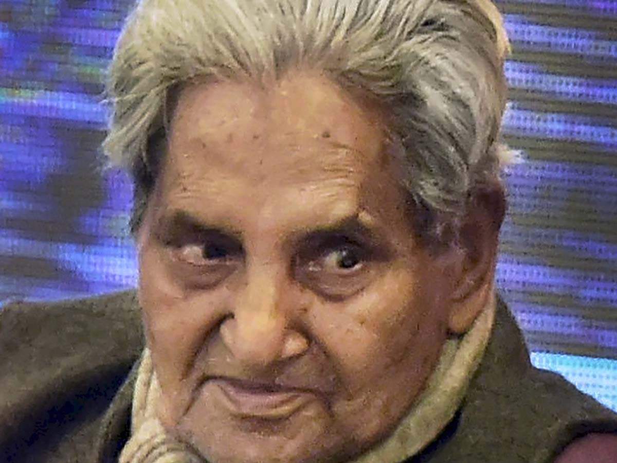 Poet Neeraj, who wrote karwan guzar gaya, no more | Hindi Movie News ...