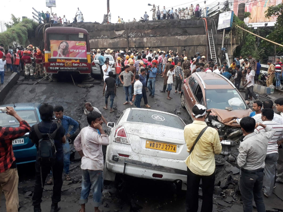 Kolkata Majerhat bridge collapse live updates: Central Armed Police ...