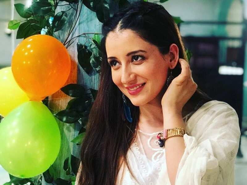 Mariam Khan Reporting Live Actress Priyanka Kandwal To Quit The Show