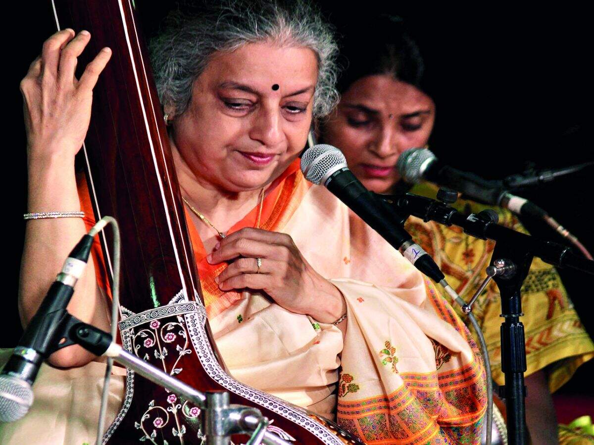 Ashwini Bhide Deshpande enthralls IIIT Bangalore | Events Movie News ...