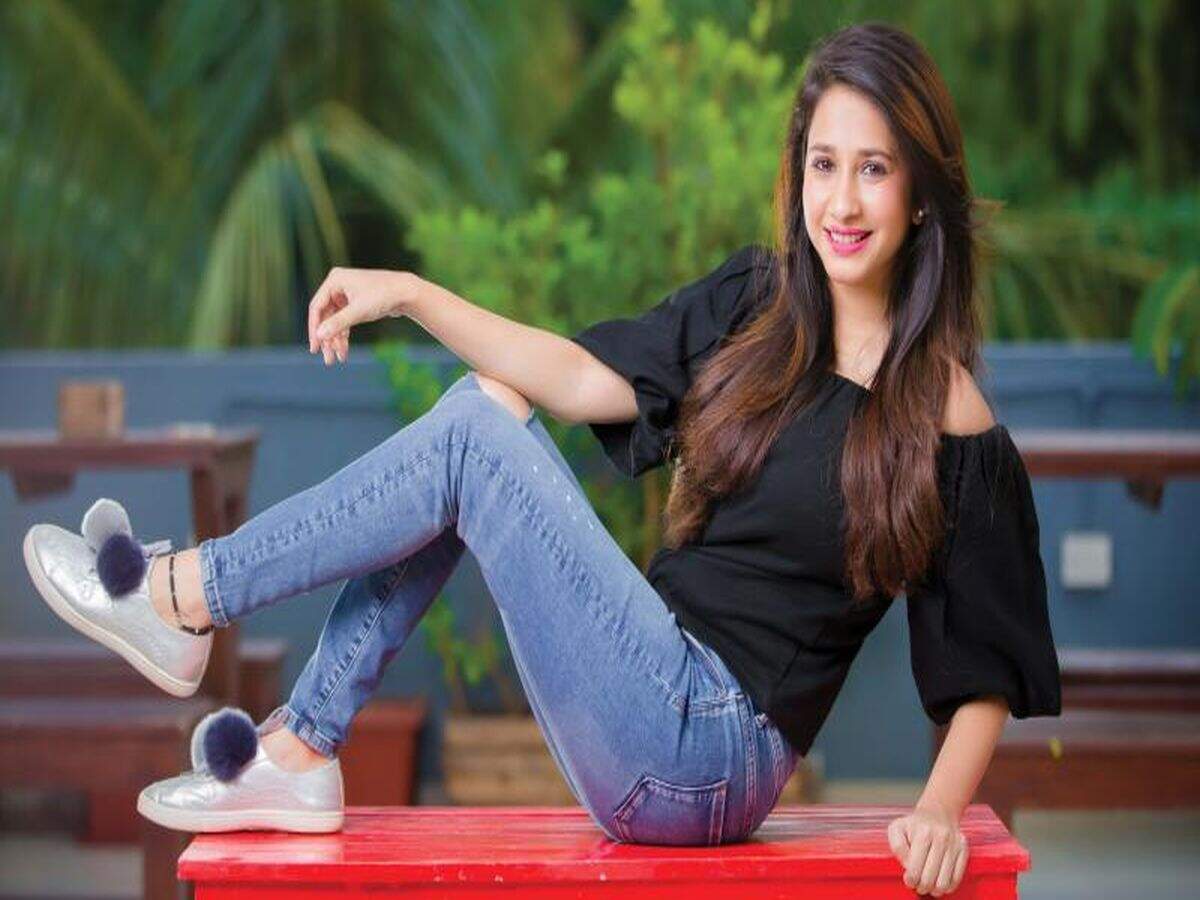 Manvitha Kamath pairs with Dheeren Ramkumar in his debut | Kannada ...