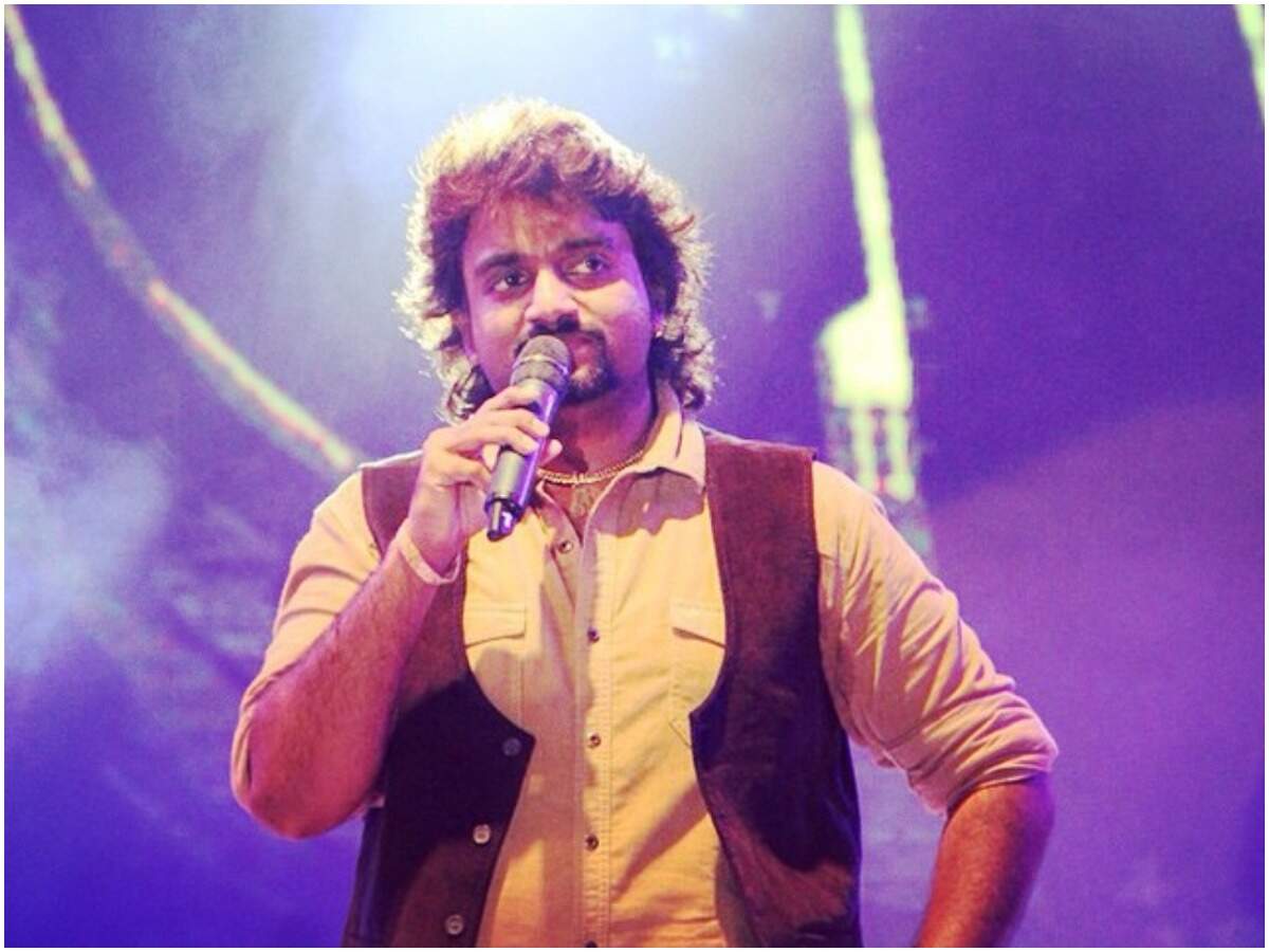 Adarsh Shinde to host the new show ‘Ekdam Kadak’ - Times of India