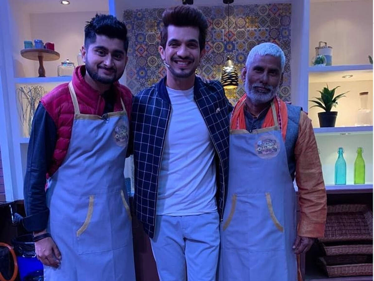 Bigg Boss 12 fame Deepak Thakur shoots with his father for Arjun ...