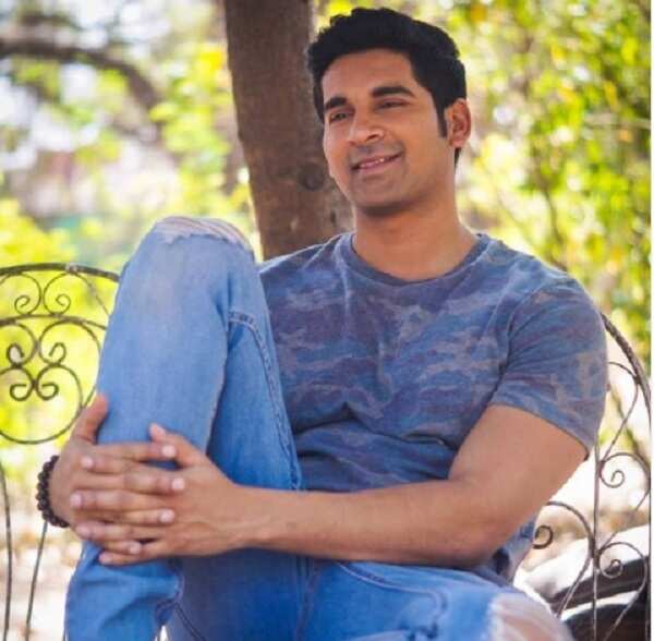 Akshay gets into a shayarana mode - Times of India