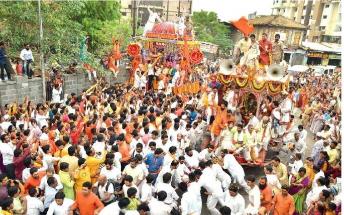 Ram Rath: Hundreds of devotees join the Ram Rath procession in Nashik ...